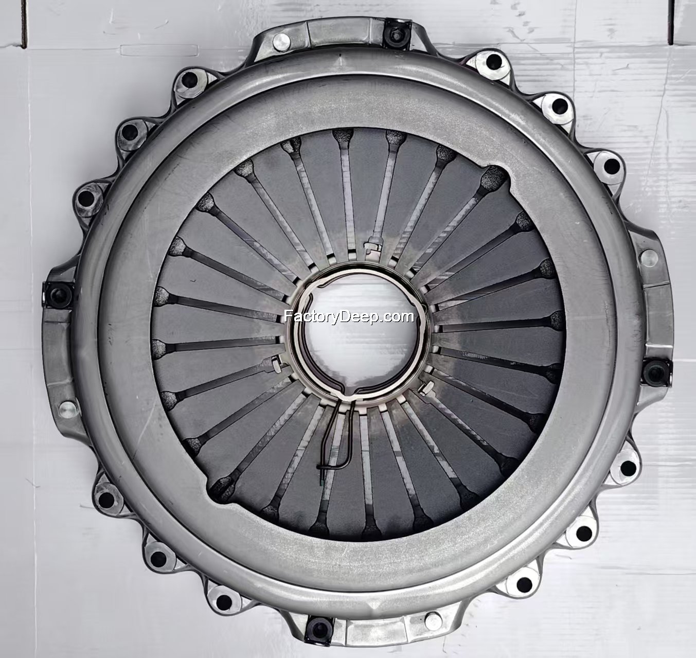 Clutch Pressure Plate 1601090-H02P0 for yanlong Dongfeng Tianlong ...